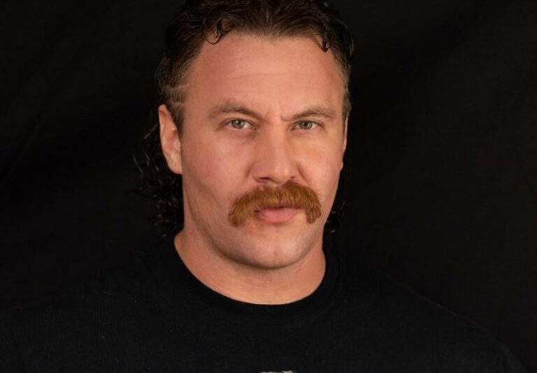 The '90s Are Back: 17 Mustache Styles to Try Now
