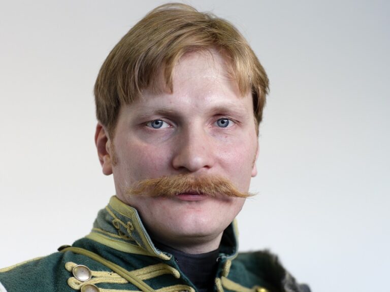 The '90s Are Back: 17 Mustache Styles to Try Now