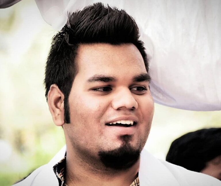 17 Minimalist Chin Puff Goatee Styles That Make a Statement